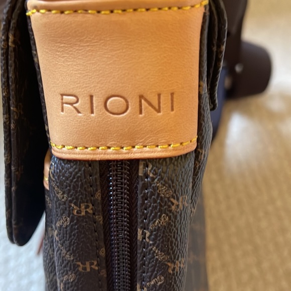 Rioni | Bags | Rioni Shoulder Bag With Gold Hardware | Poshmark